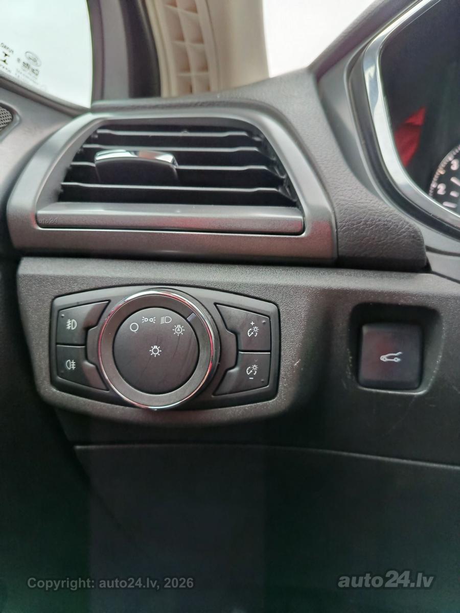 Pelēks Ford Mondeo 2015 Tallina, ar dzinēja tilpumu 2.00 L un nobraukumu 250 tūkst. km par 7890 €, foto 14 vietnē AUTOMOTO.COM.LV
