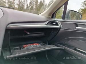 Pelēks Ford Mondeo 2015 Tallina, ar dzinēja tilpumu 2.00 L un nobraukumu 250 tūkst. km par 7890 €, foto 15 vietnē AUTOMOTO.COM.LV