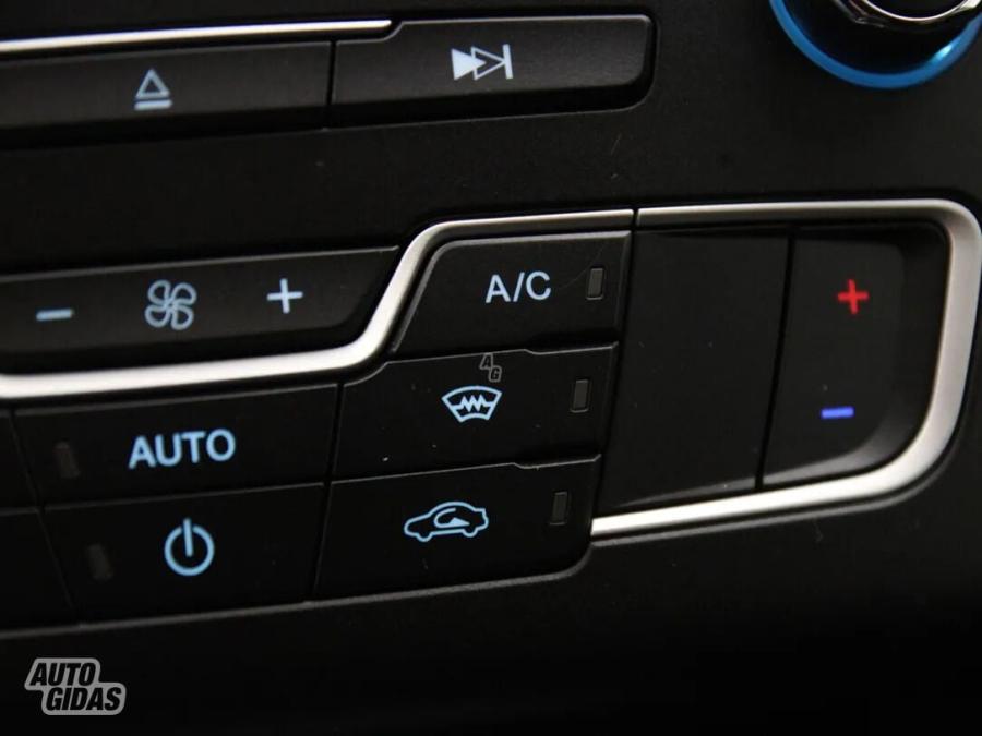 Pelēks Ford Mondeo 2015 Viļņa, ar dzinēja tilpumu 2.00 L un nobraukumu 276 tūkst. km par 7199 €, foto 32 vietnē AUTOMOTO.COM.LV