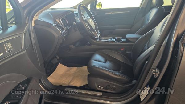 Grey Ford Mondeo 2015 in Valga, with an engine capacity of 2.00 L and mileage of 251 thousand km for 7490 €, photo 9 on AUTOMOTO.COM.LV