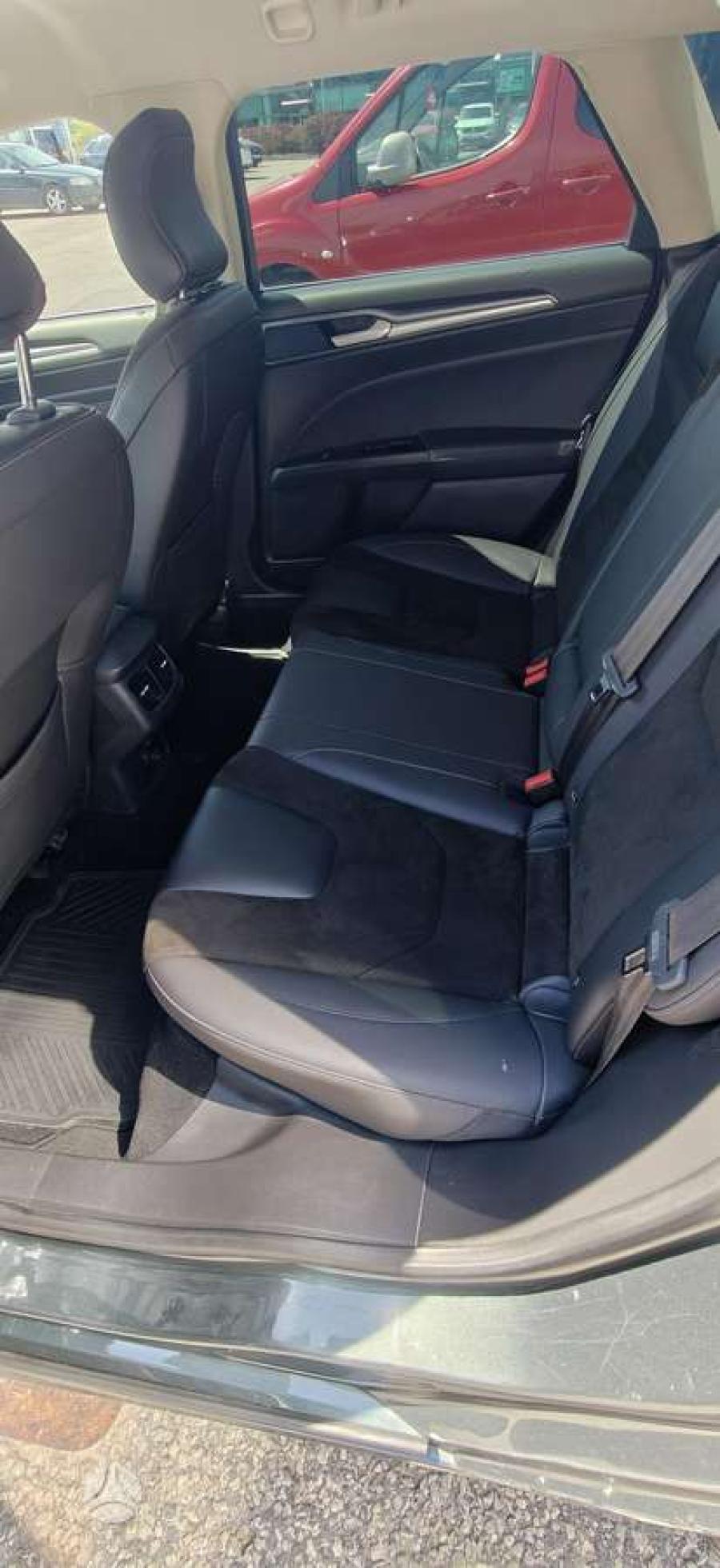 Pelēks Ford Mondeo 2015 Viļņa, ar dzinēja tilpumu 2.00 L un nobraukumu 330 tūkst. km par 6550 €, foto 7 vietnē AUTOMOTO.COM.LV