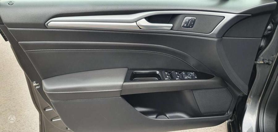 Pelēks Ford Mondeo 2015 Kauņa, ar dzinēja tilpumu 1.56 L un nobraukumu 270 tūkst. km par 6750 €, foto 18 vietnē AUTOMOTO.COM.LV