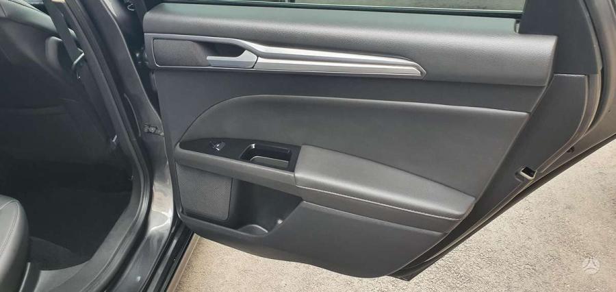 Pelēks Ford Mondeo 2015 Kauņa, ar dzinēja tilpumu 1.56 L un nobraukumu 270 tūkst. km par 6750 €, foto 26 vietnē AUTOMOTO.COM.LV