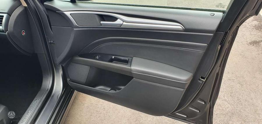 Pelēks Ford Mondeo 2015 Kauņa, ar dzinēja tilpumu 1.56 L un nobraukumu 270 tūkst. km par 6750 €, foto 28 vietnē AUTOMOTO.COM.LV
