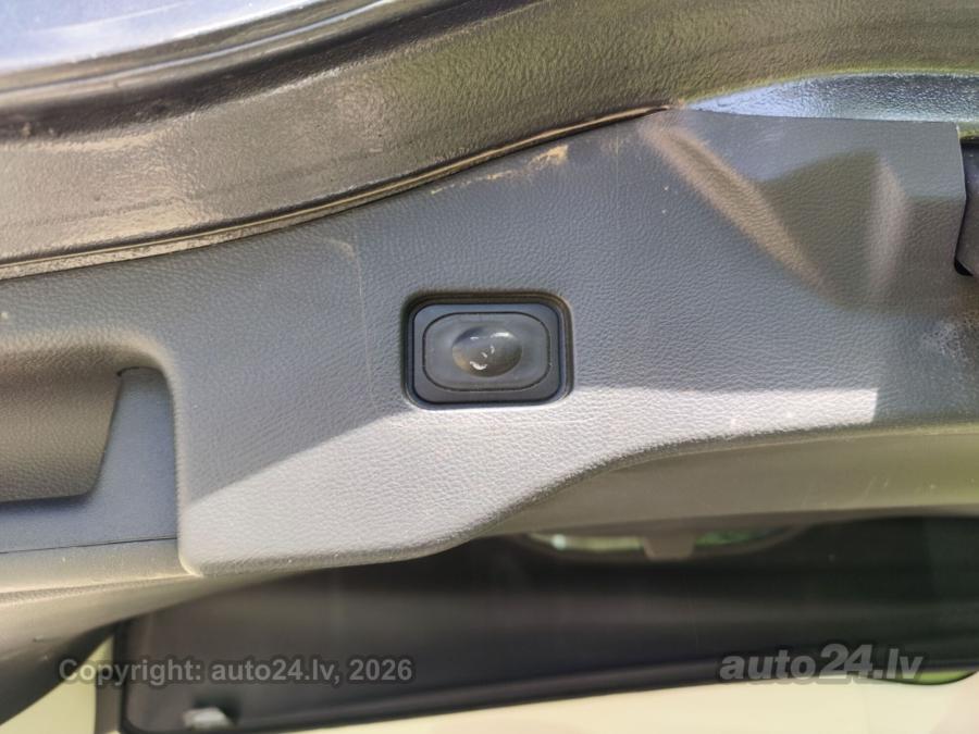 Grey Ford Mondeo 2016 in Poltsamaa, with an engine capacity of 2.00 L and mileage of 208 thousand km for 11200 €, photo 13 on AUTOMOTO.COM.LV
