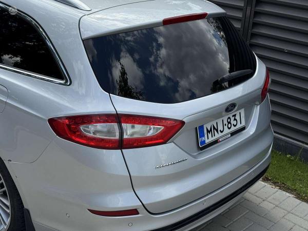 Grey Ford Mondeo 2016 in Kaunas, with an engine capacity of 2.00 L and mileage of 304 thousand km for 5490 €, photo 9 on AUTOMOTO.COM.LV