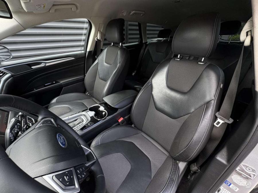Grey Ford Mondeo 2016 in Kaunas, with an engine capacity of 2.00 L and mileage of 304 thousand km for 5490 €, photo 31 on AUTOMOTO.COM.LV