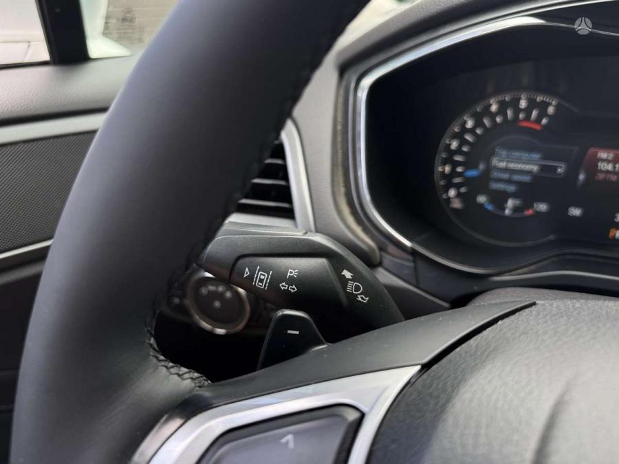 Grey Ford Mondeo 2016 in Kaunas, with an engine capacity of 2.00 L and mileage of 304 thousand km for 5490 €, photo 33 on AUTOMOTO.COM.LV