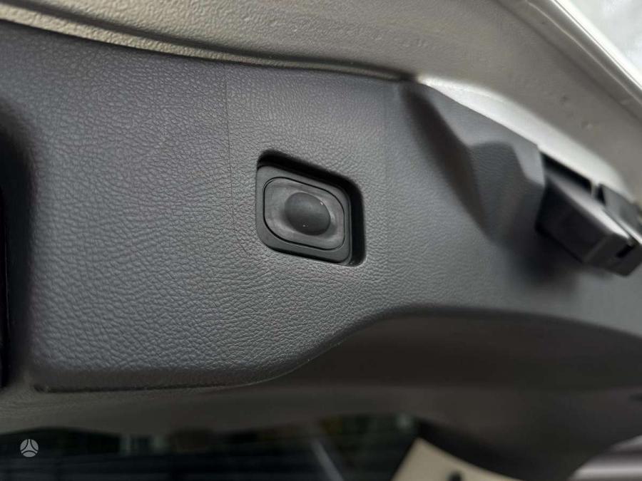 Grey Ford Mondeo 2016 in Kaunas, with an engine capacity of 2.00 L and mileage of 304 thousand km for 5490 €, photo 34 on AUTOMOTO.COM.LV