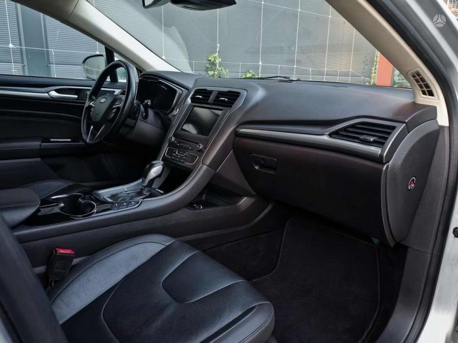 Grey Ford Mondeo 2016 in Klaipeda, with an engine capacity of 2.00 L and mileage of 290 thousand km for 7999 €, photo 39 on AUTOMOTO.COM.LV