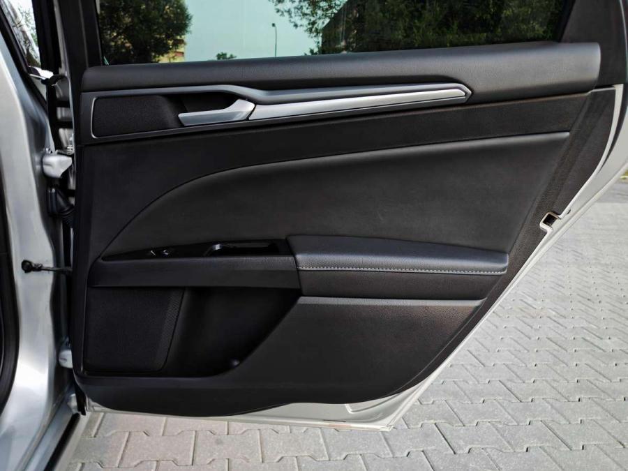 Grey Ford Mondeo 2016 in Klaipeda, with an engine capacity of 2.00 L and mileage of 290 thousand km for 7500 €, photo 21 on AUTOMOTO.COM.LV