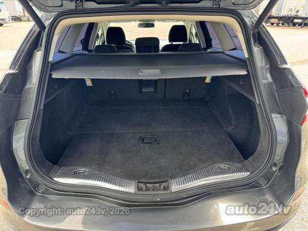 Pelēks Ford Mondeo 2017 Tallina, ar dzinēja tilpumu 2.00 L un nobraukumu 219 tūkst. km par 10700 €, foto 7 vietnē AUTOMOTO.COM.LV