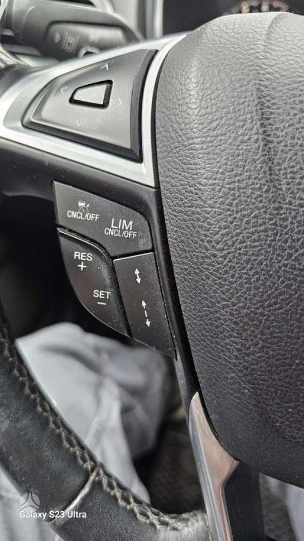 Grey Ford Mondeo 2017 in Vilnius, with an engine capacity of 2.00 L and mileage of 233 thousand km for 7800 €, photo 6 on AUTOMOTO.COM.LV