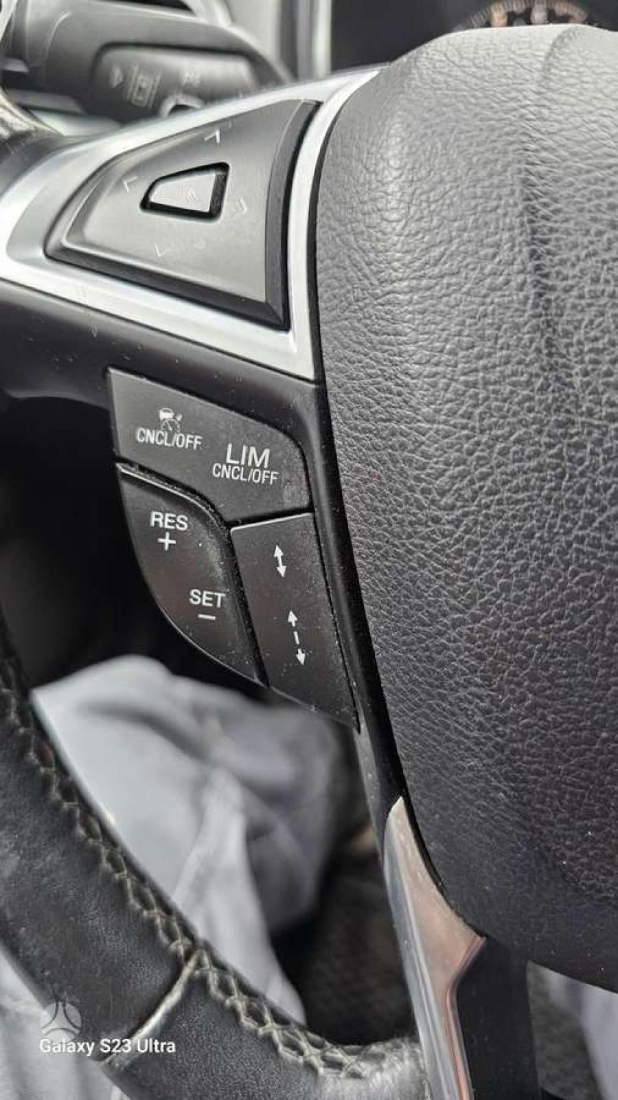 Grey Ford Mondeo 2017 in Vilnius, with an engine capacity of 2.00 L and mileage of 233 thousand km for 7800 €, photo 7 on AUTOMOTO.COM.LV