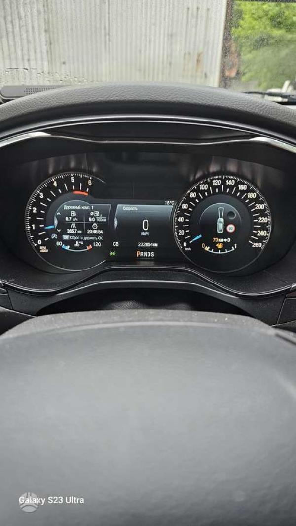Grey Ford Mondeo 2017 in Vilnius, with an engine capacity of 2.00 L and mileage of 233 thousand km for 7800 €, photo 7 on AUTOMOTO.COM.LV