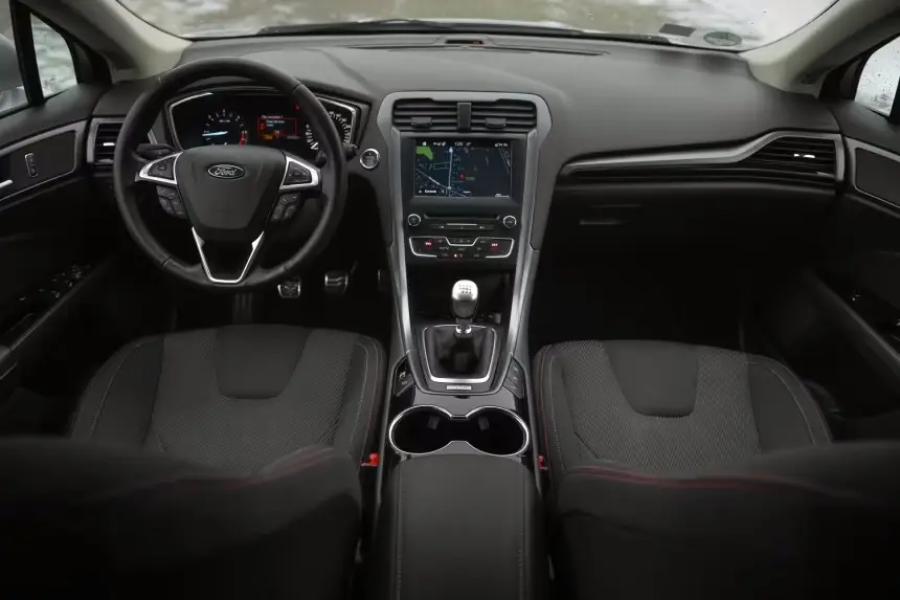 Pelēks Ford Mondeo 2017 Jelgava, ar dzinēja tilpumu 2.00 L un nobraukumu 246 tūkst. km par 10900 €, foto 8 vietnē AUTOMOTO.COM.LV