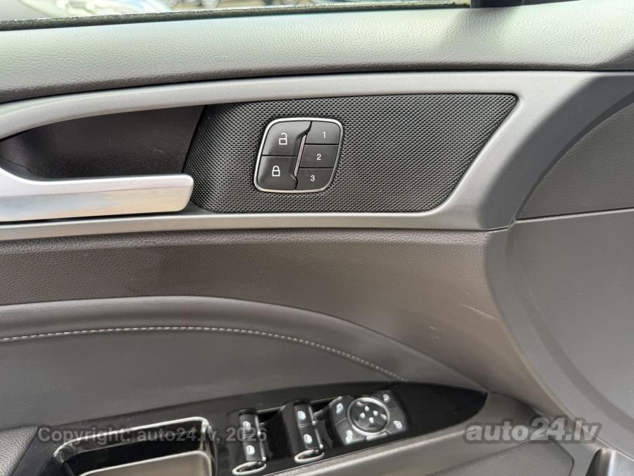 Pelēks Ford Mondeo 2018 Tartu, ar dzinēja tilpumu 2.00 L un nobraukumu 186 tūkst. km par 10999 €, foto 23 vietnē AUTOMOTO.COM.LV