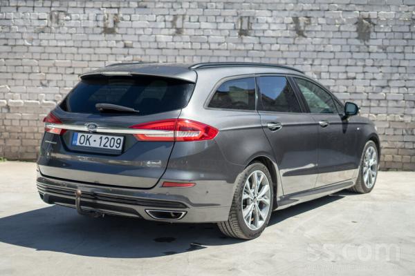 Grey Ford Mondeo 2018 in Liepaja, with an engine capacity of 2.00 L and mileage of 239 thousand km for 9900 €, photo 4 on AUTOMOTO.COM.LV