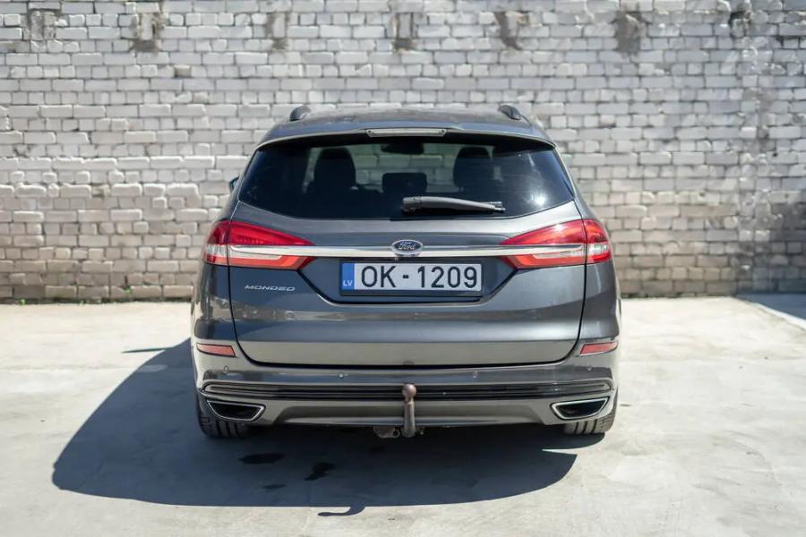 Pelēks Ford Mondeo 2018 Liepāja, ar dzinēja tilpumu 2.00 L un nobraukumu 239 tūkst. km par 9900 €, foto 4 vietnē AUTOMOTO.COM.LV