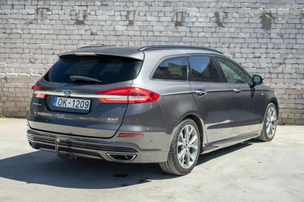 Pelēks Ford Mondeo 2018 Liepāja, ar dzinēja tilpumu 2.00 L un nobraukumu 239 tūkst. km par 9900 €, foto 4 vietnē AUTOMOTO.COM.LV