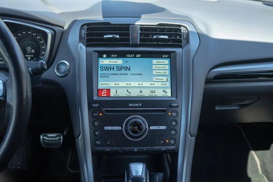 Pelēks Ford Mondeo 2018 Liepāja, ar dzinēja tilpumu 2.00 L un nobraukumu 239 tūkst. km par 9900 €, foto 19 vietnē AUTOMOTO.COM.LV