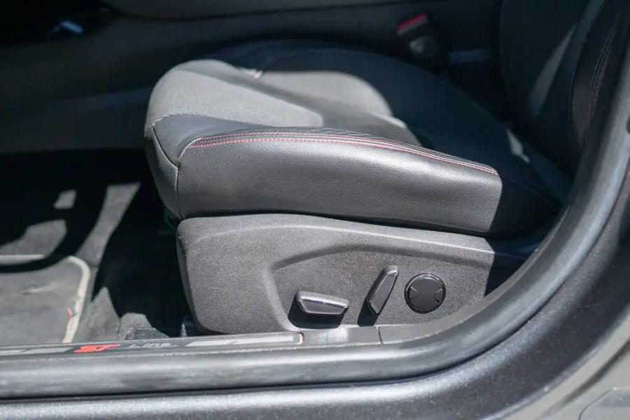 Pelēks Ford Mondeo 2018 Liepāja, ar dzinēja tilpumu 2.00 L un nobraukumu 239 tūkst. km par 9900 €, foto 45 vietnē AUTOMOTO.COM.LV