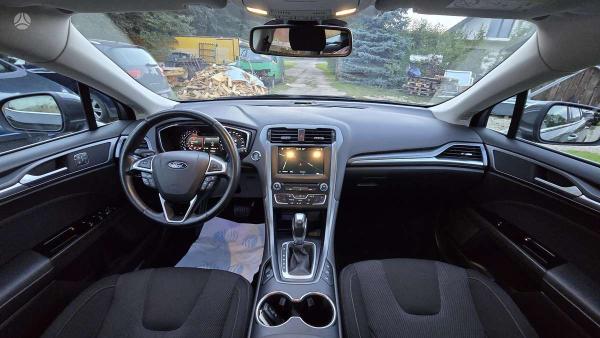 Ford Mondeo 2019 in Kaunas on AUTOMOTO.COM.LV Grey Ford Mondeo 2019 in Kaunas, with an engine capacity of 1.50 L and mileage of 148 thousand km for 8999 €, photo 11 on AUTOMOTO.COM.LV