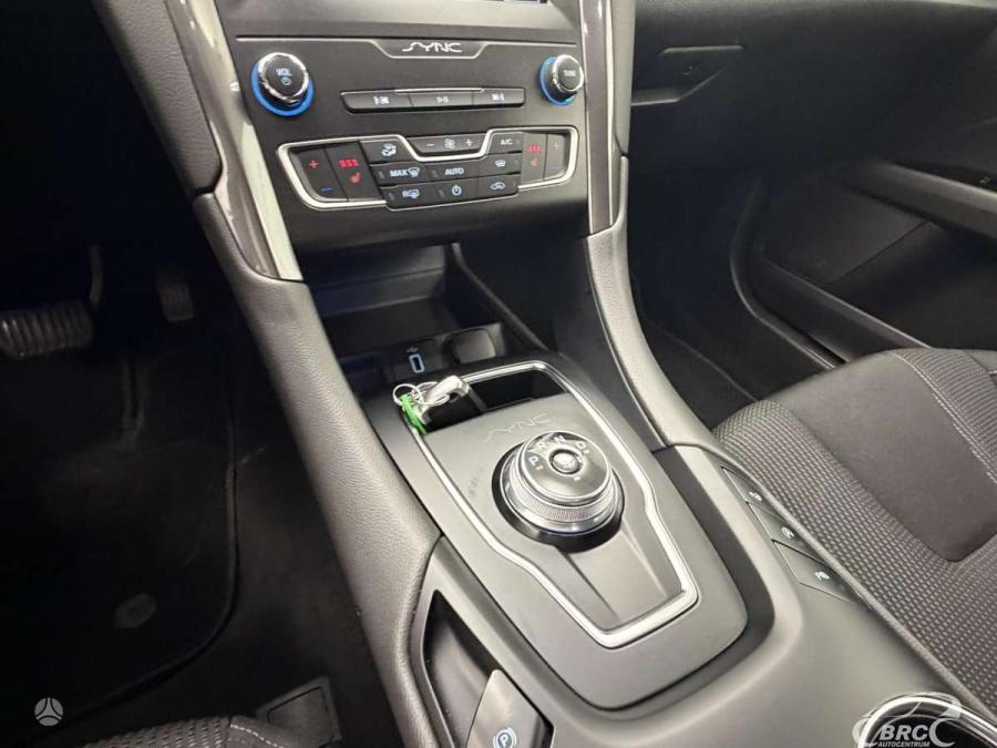 Pelēks Ford Mondeo 2020 Viļņa, ar dzinēja tilpumu 2.00 L un nobraukumu 118 tūkst. km par 14900 €, foto 25 vietnē AUTOMOTO.COM.LV