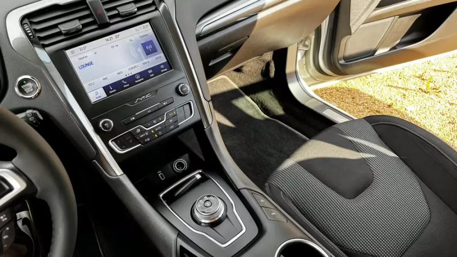 Pelēks Ford Mondeo 2020 Rīga, ar dzinēja tilpumu 2.00 L un nobraukumu 190 tūkst. km par 11400 €, foto 13 vietnē AUTOMOTO.COM.LV