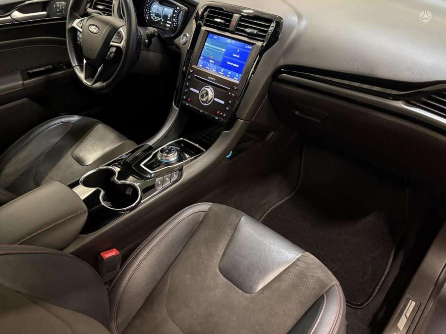 Grey Ford Mondeo 2020 in Vilnius, with an engine capacity of 2.00 L and mileage of 151 thousand km for 16990 €, photo 17 on AUTOMOTO.COM.LV