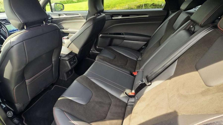 Pelēks Ford Mondeo 2021 Viļņa, ar dzinēja tilpumu 2.00 L un nobraukumu 92 tūkst. km par 19800 €, foto 10 vietnē AUTOMOTO.COM.LV