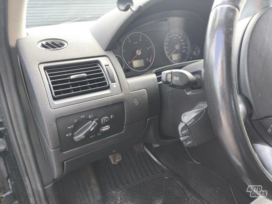 Ford Mondeo 2007 in Kaunas, with an engine capacity of 2.00 L and mileage of 305 thousand km for 900 €, photo 13 on AUTOMOTO.COM.LV