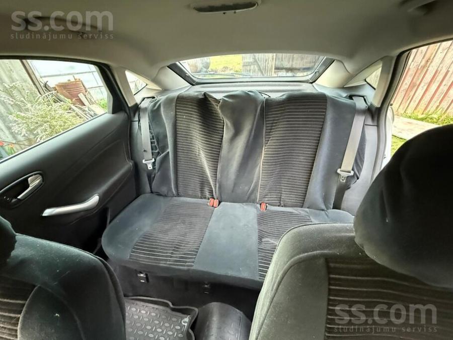 Ford Mondeo 2007 in Riga, with an engine capacity of 1.80 L and mileage of 240 thousand km for 1700 €, photo 5 on AUTOMOTO.COM.LV