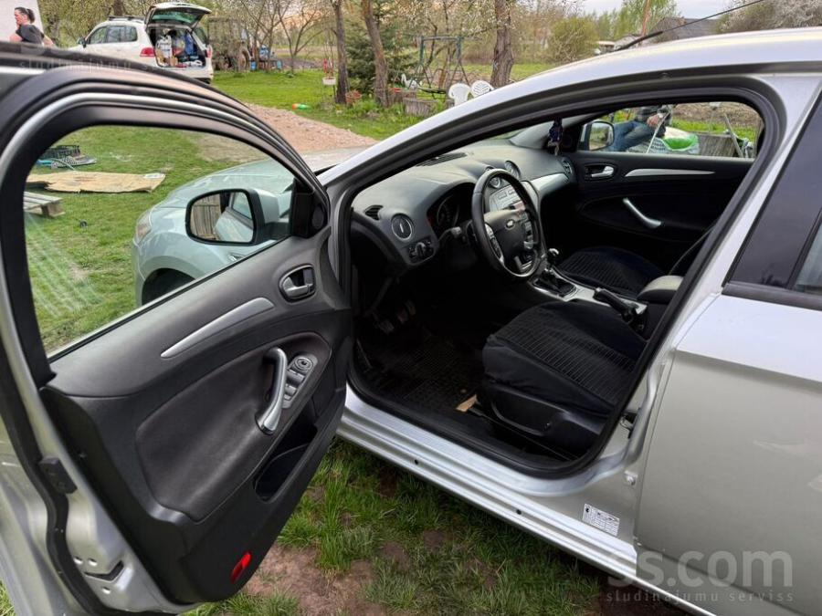 Ford Mondeo 2007 in Riga, with an engine capacity of 1.80 L and mileage of 240 thousand km for 1700 €, photo 9 on AUTOMOTO.COM.LV