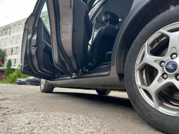 Ford Mondeo 2012 Viļņa, ar dzinēja tilpumu 1.60 L un nobraukumu 240 tūkst. km par 3300 €, foto 10 vietnē AUTOMOTO.COM.LV