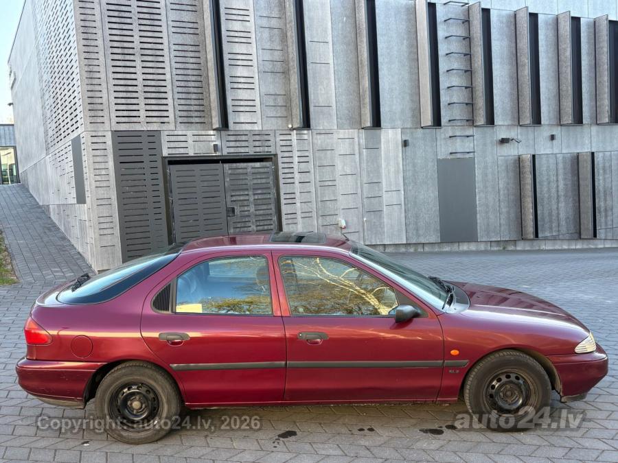 Sarkans Ford Mondeo 1994 Rapla, ar dzinēja tilpumu 1.80 L un nobraukumu 201 tūkst. km par 1200 €, foto 6 vietnē AUTOMOTO.COM.LV