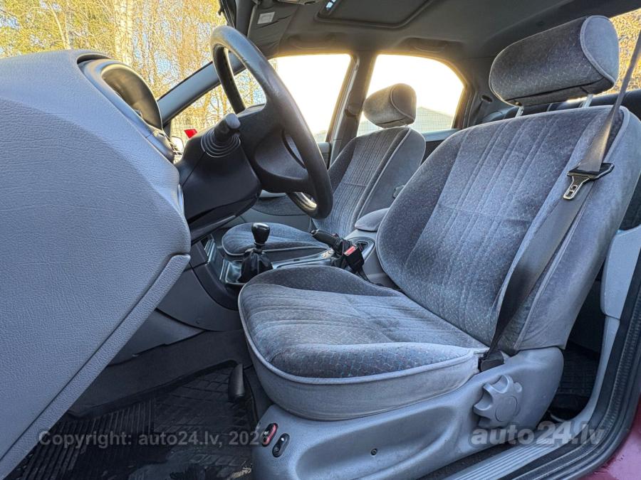 Sarkans Ford Mondeo 1994 Rapla, ar dzinēja tilpumu 1.80 L un nobraukumu 201 tūkst. km par 1200 €, foto 12 vietnē AUTOMOTO.COM.LV