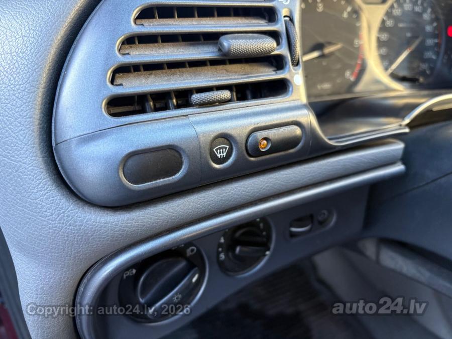 Sarkans Ford Mondeo 1994 Rapla, ar dzinēja tilpumu 1.80 L un nobraukumu 201 tūkst. km par 1200 €, foto 23 vietnē AUTOMOTO.COM.LV