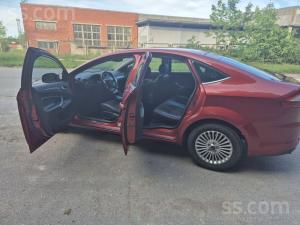 Red Ford Mondeo 2008 in Riga, with an engine capacity of 2.00 L and mileage of 258 thousand km for 3200 €, photo 3 on AUTOMOTO.COM.LV