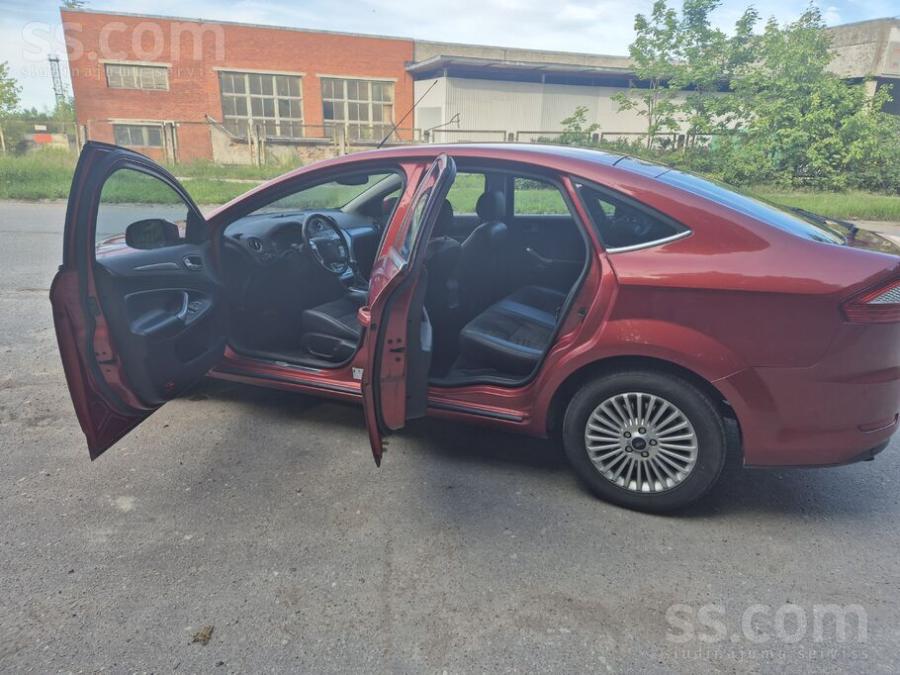 Red Ford Mondeo 2008 in Riga, with an engine capacity of 2.00 L and mileage of 258 thousand km for 3200 €, photo 3 on AUTOMOTO.COM.LV