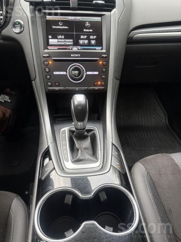 Red Ford Mondeo 2015 in Jelgava, with an engine capacity of 2.00 L and mileage of 147 thousand km for 10500 €, photo 6 on AUTOMOTO.COM.LV