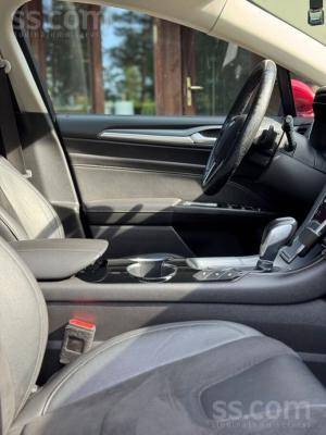 Red Ford Mondeo 2016 in Riga, with an engine capacity of 2.00 L and mileage of 212 thousand km for 7500 €, photo 10 on AUTOMOTO.COM.LV
