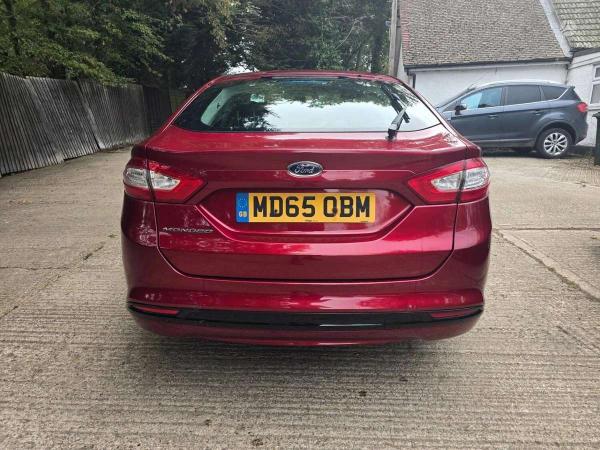 Ford Mondeo 2016 in Siauliai on AUTOMOTO.COM.LV Red Ford Mondeo 2016 in Siauliai, with an engine capacity of 2.00 L and mileage of 200 thousand km for 2595 €, photo 6 on AUTOMOTO.COM.LV