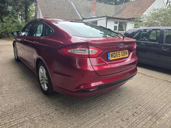 Ford Mondeo 2016 in Siauliai on AUTOMOTO.COM.LV Red Ford Mondeo 2016 in Siauliai, with an engine capacity of 2.00 L and mileage of 200 thousand km for 2595 €, photo 7 on AUTOMOTO.COM.LV
