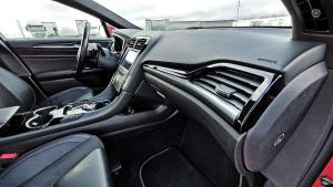 Sarkans Ford Mondeo 2020 Viļņa, ar dzinēja tilpumu 2.00 L un nobraukumu 43 tūkst. km par 22900 €, foto 22 vietnē AUTOMOTO.COM.LV