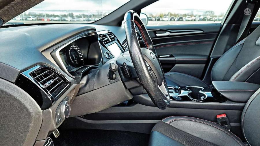 Sarkans Ford Mondeo 2020 Viļņa, ar dzinēja tilpumu 2.00 L un nobraukumu 43 tūkst. km par 22900 €, foto 24 vietnē AUTOMOTO.COM.LV