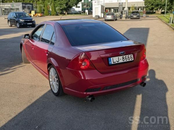 Sarkans Ford Mondeo 2002 Rīga, ar dzinēja tilpumu 3.00 L un nobraukumu 242 tūkst. km par 3500 €, foto 4 vietnē AUTOMOTO.COM.LV