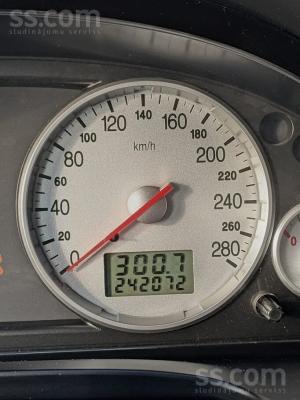 Sarkans Ford Mondeo 2002 Rīga, ar dzinēja tilpumu 3.00 L un nobraukumu 242 tūkst. km par 3500 €, foto 11 vietnē AUTOMOTO.COM.LV