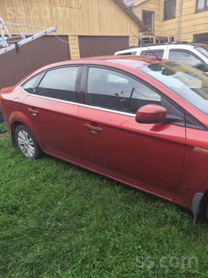 Red Ford Mondeo 2008 in Liepaja, with an engine capacity of 2.00 L and mileage of 350 thousand km for 2000 €, photo 3 on AUTOMOTO.COM.LV