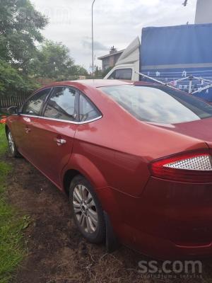 Red Ford Mondeo 2008 in Liepaja, with an engine capacity of 2.00 L and mileage of 350 thousand km for 2000 €, photo 4 on AUTOMOTO.COM.LV